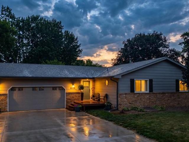 2212 S Valley View Rd, Sioux Falls, SD 57106