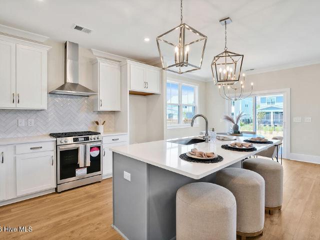 2212 Sandbrook Loop
