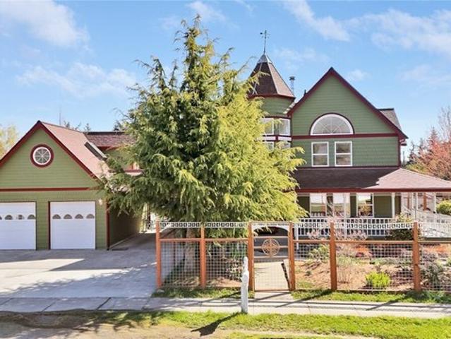 2212 Sheridan St, Port Townsend, WA 98368