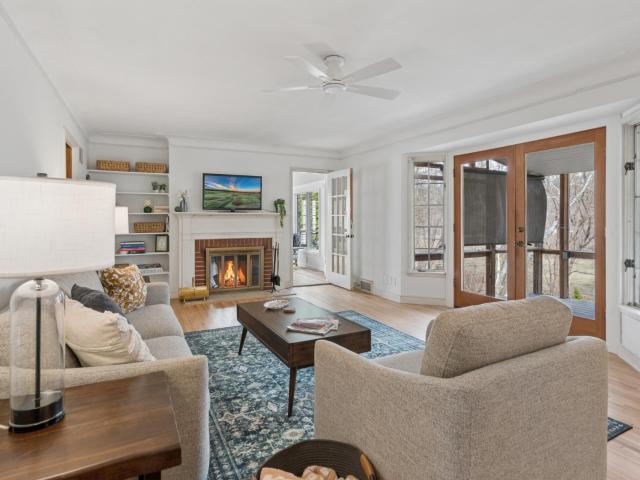 2212 W 53rd Street