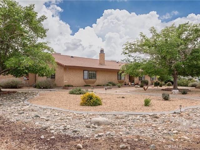 2212 W Avenue O8, Palmdale, CA 93551