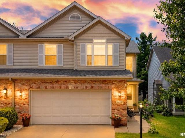 2212 W Kenfield Ct, Peoria, IL 61615