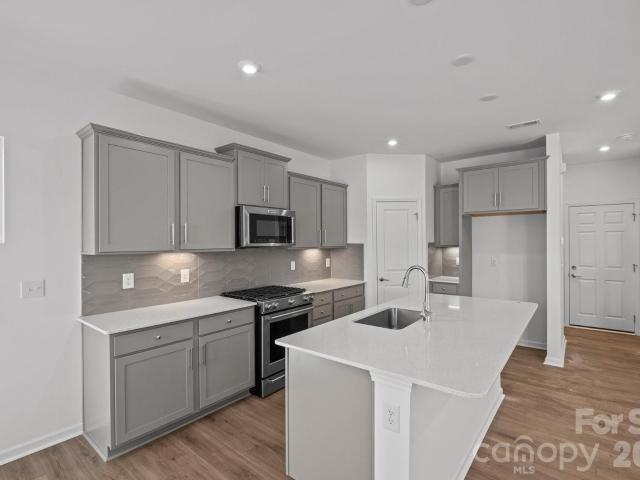2212 Waterfall Way
