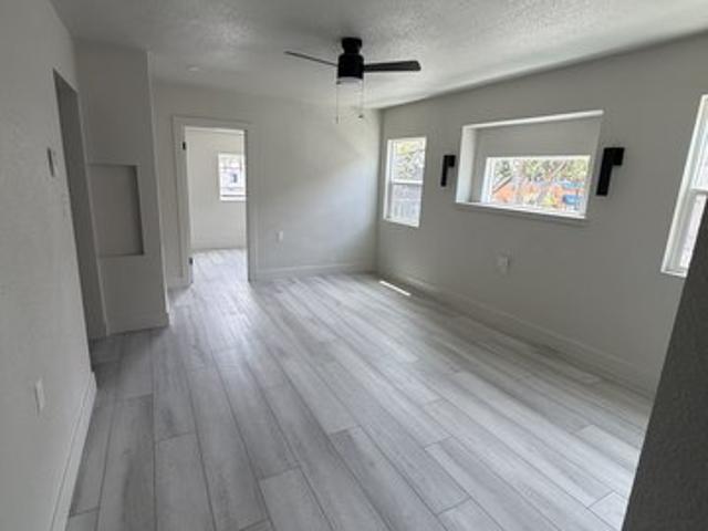 2212 10th St, Sacramento, CA 95818