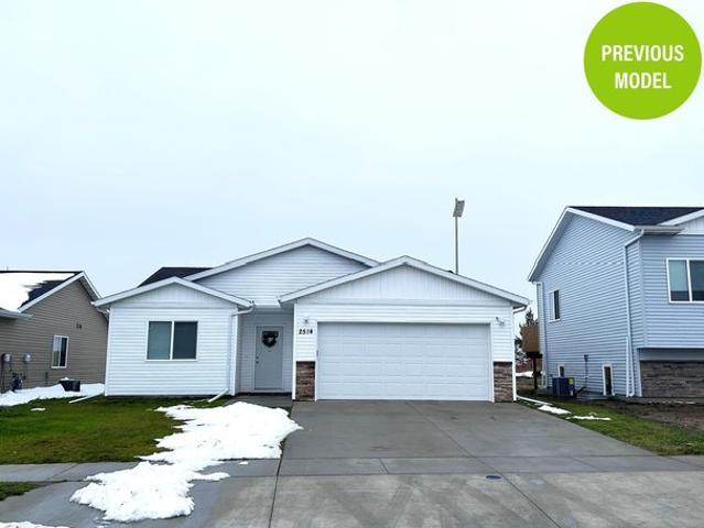 2212 23rd Ave NW, Minot, ND 58703