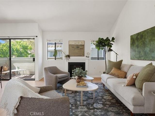 22133 Burbank Blvd Unit 5, Woodland Hills, CA 91367