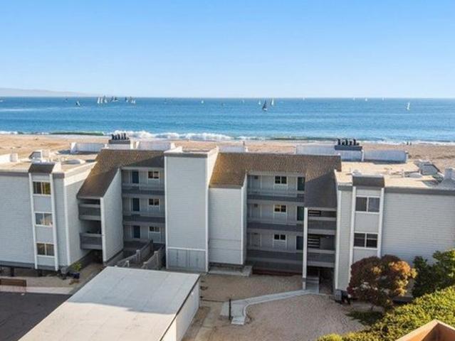 22130 E Cliff Dr Apt 2D, Santa Cruz, CA 95062