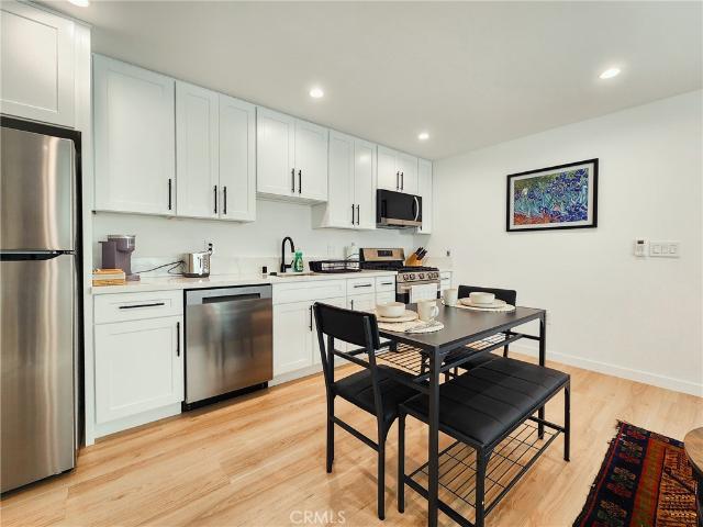 22131 Bassett St, Canoga Park, CA 91303 | MLS #SR26049