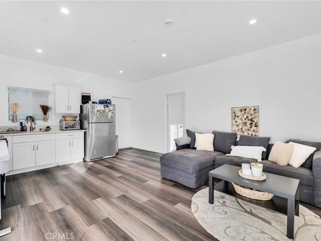 22137 Gault St, Canoga Park, CA 91303