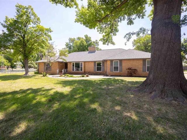 2213 Cardinal Rd, Ponca City, OK 74604