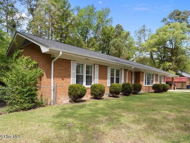 2213 Colony Plz, Jacksonville, NC 28546