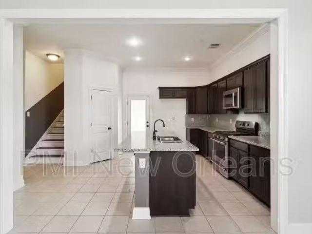 2213 Darlene Dr, Covington, LA 70435
