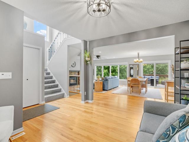 2213 Emerald Lane