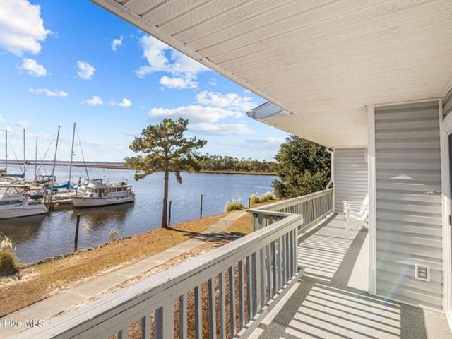 2213 Harbourside Dr, New Bern, NC 28560