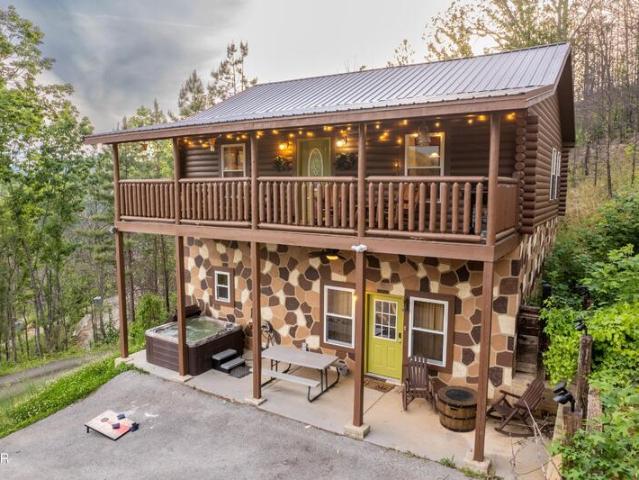 2213 Headrick Lead, Sevierville, TN 37862
