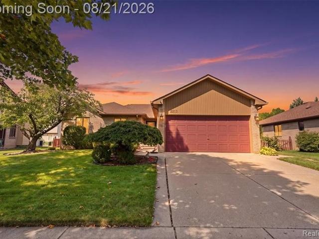 2213 Prescott Dr, Troy, MI 48083