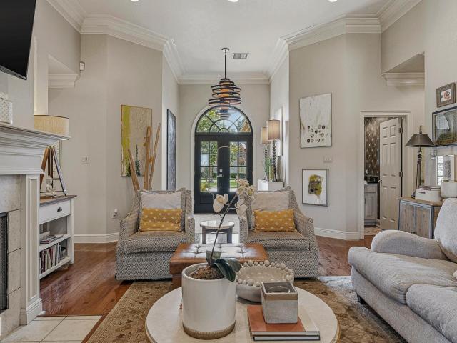 2213 Ridgepointe Drive
