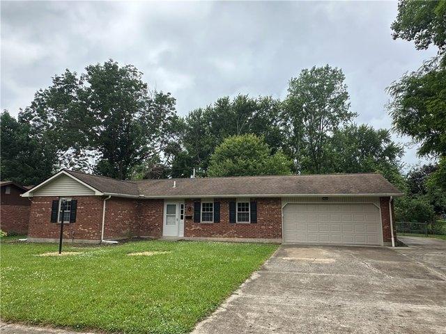 2213 S Lakeman Dr, Bellbrook, OH 45305