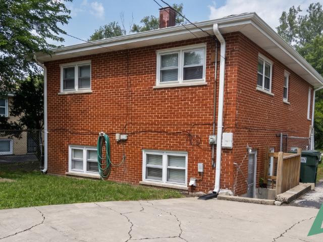 2213 W 156th Place
