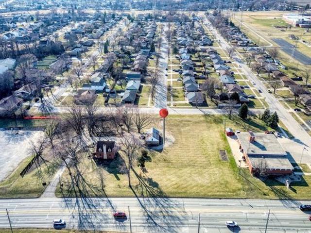 2213 Weber Rd S, Crest Hill, IL 60403