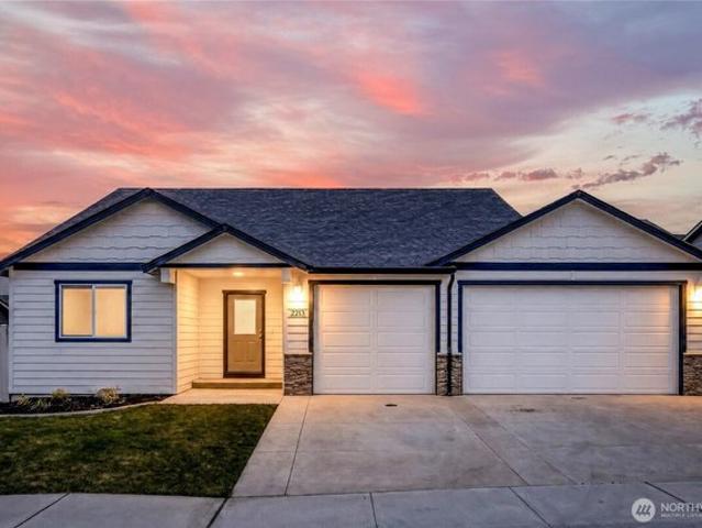2213 2nd St SE, East Wenatchee, WA 98802