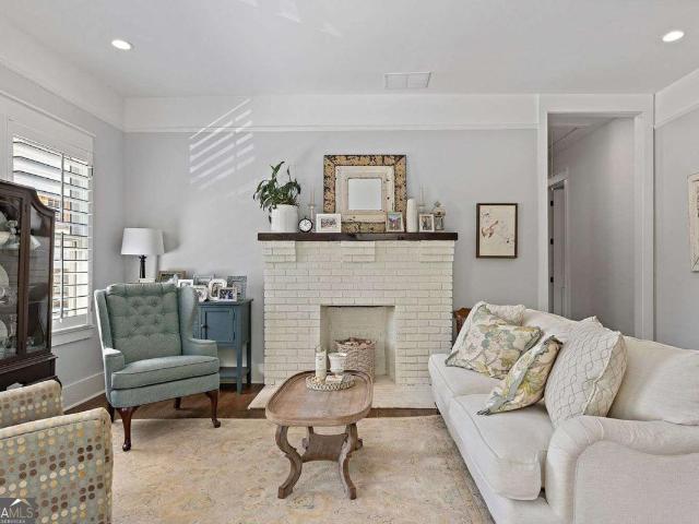 221 3rd Avenue