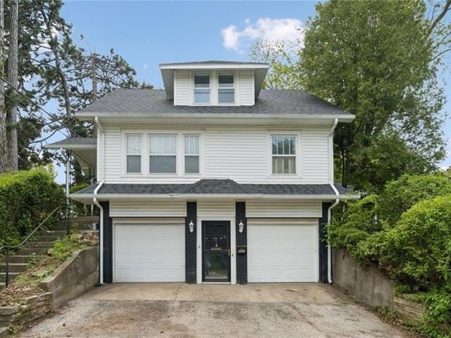 221 23rd St NE, Cedar Rapids, IA 52402