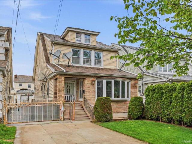 221 7 st Road | Compass