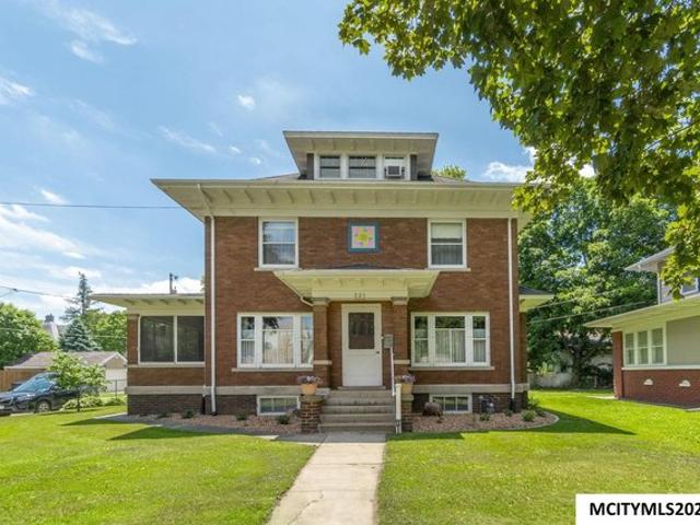 221 7th St NW, Mason City, IA 50401