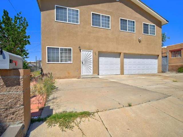 221 64th St SW, Albuquerque, NM 87121