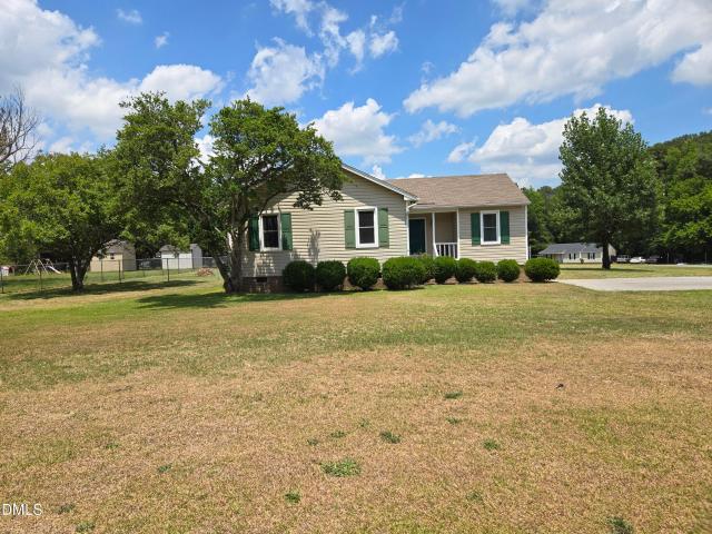 221 Country Lane