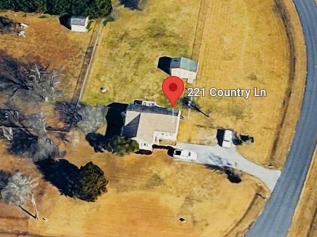221 Country Ln, Clayton, NC 27520