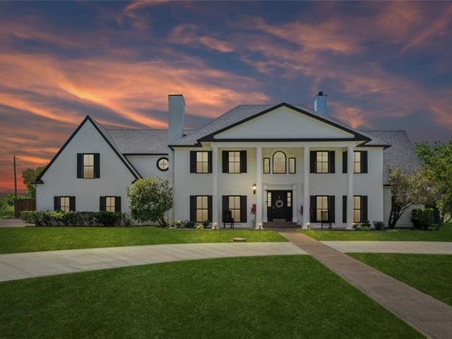 221 Carriage Hill Ln, Heath, TX 75032