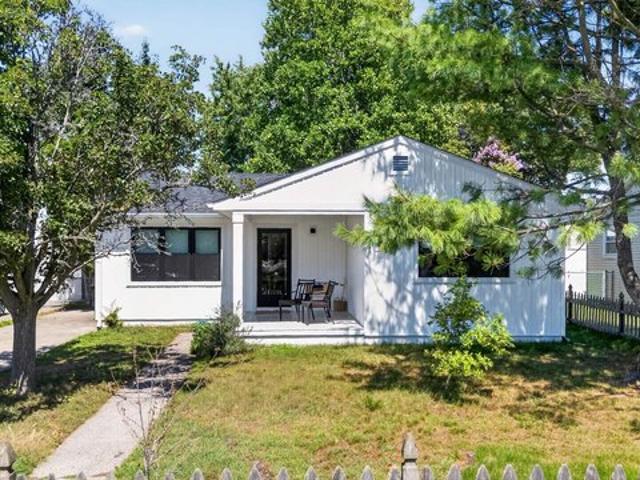 221 Cedardale Ave, Villas, NJ 08251