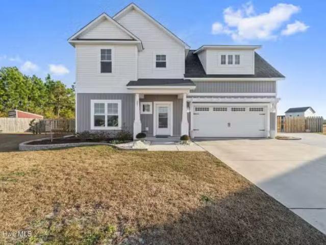 221 Chestwood Drive, Hubert, NC 28539