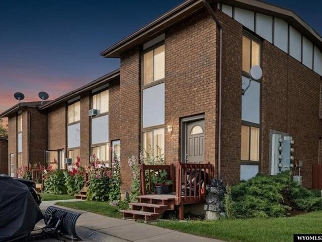 221 Cheyenne Dr, Evanston, WY 82930