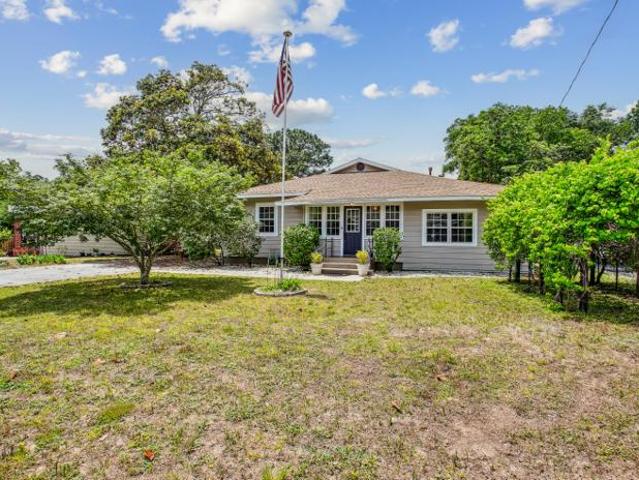 221 Chicago Ave, Valparaiso, FL 32580