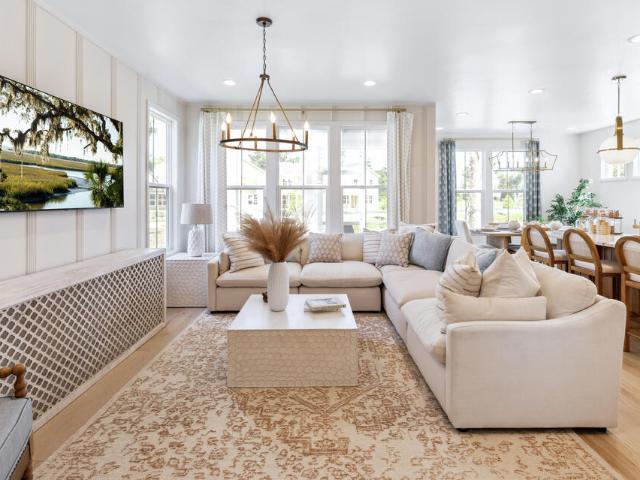221 Claret Cup Way