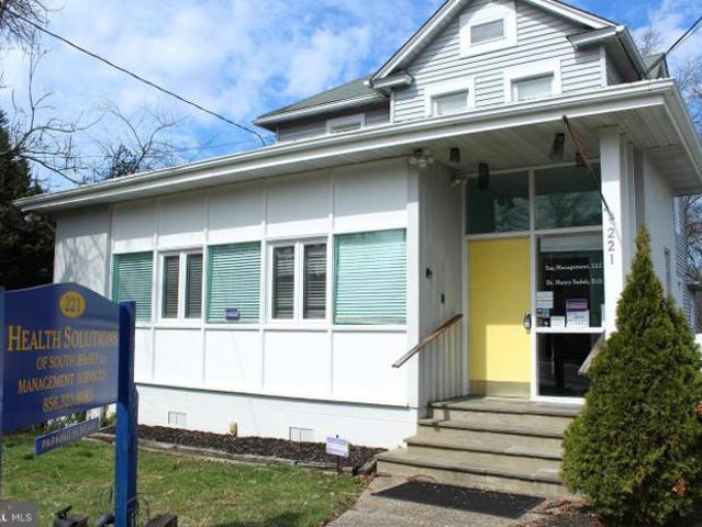 221 Clements Bridge Rd, Barrington, NJ 08007