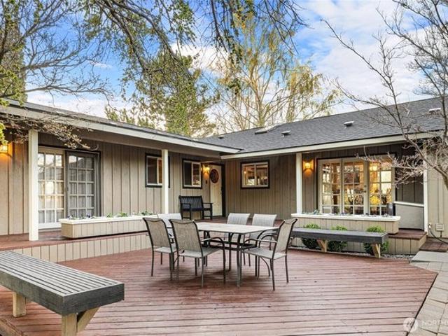 221 Cross Creek Dr, Ellensburg, WA 98926