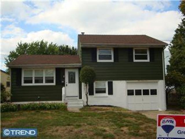 221 Aman Ave, Lindenwold, NJ 08021