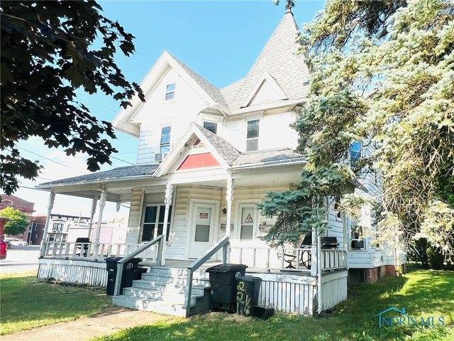 221 and 221 1/2 S 7th St, Upper Sandusky, OH 43351