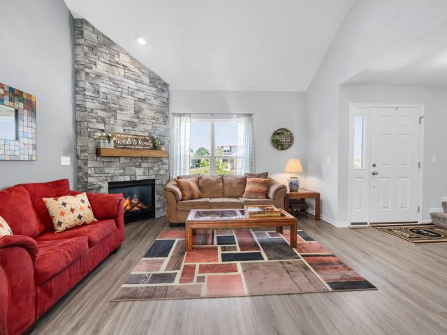221 Arbor Point Ave