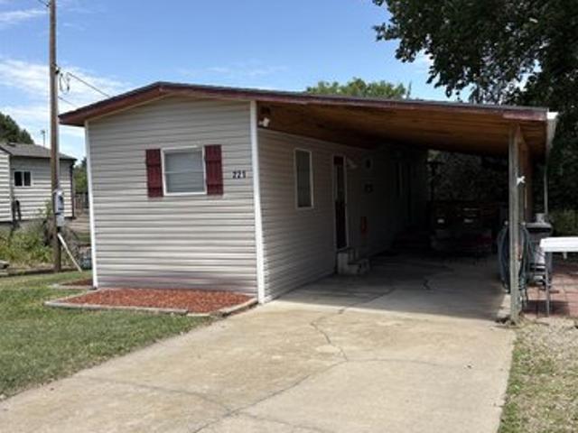 221 Atkinson Ave, Republican City, NE 68971