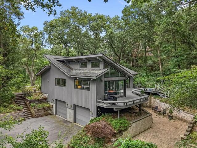 221 Bote Dr, Chesterton, IN 46304