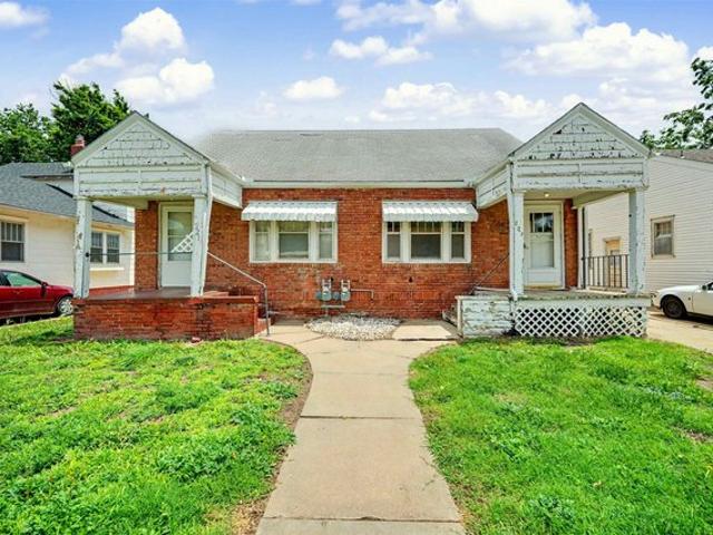 221 Baker St, Salina, KS 67401