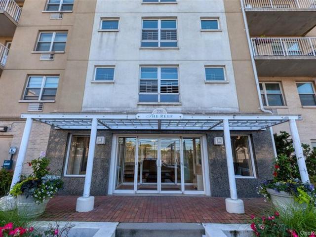 221 Beach 80th St Apt 3D, Rockaway Beach, NY 11693
