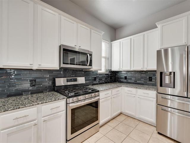 221 Bluefinch Dr, Little Elm, TX 75068 | MLS #21324
