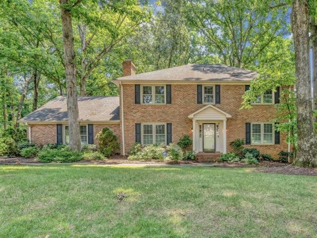 221 Briar Creek Dr, Greer, SC 29650