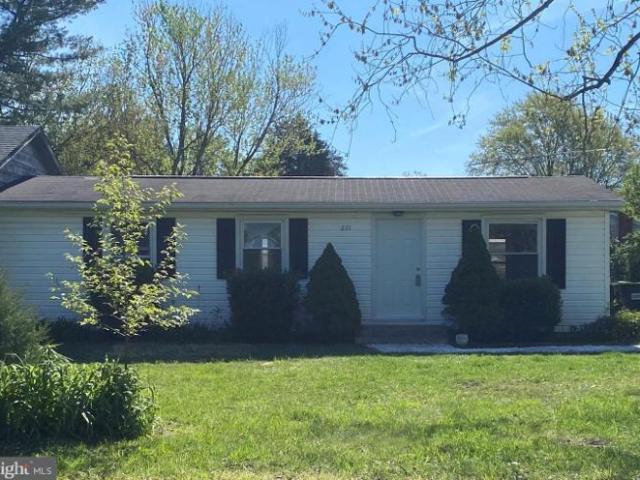 221 Broad Ave, Winchester, VA 22602